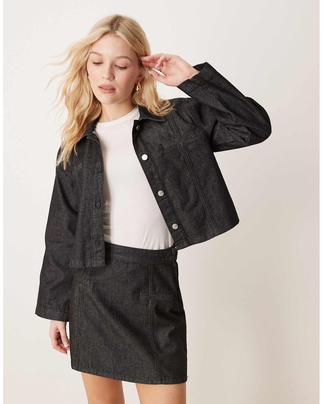 ASOS Denim Boxy Fit Cropped Denim Jacket in Black | Lyst