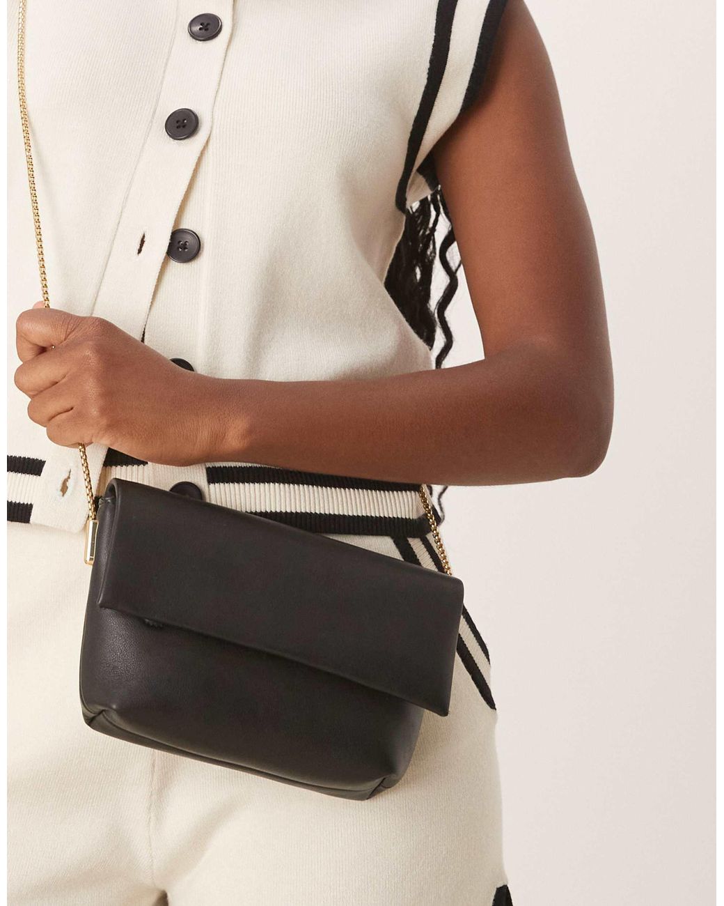 Mango Classic Cross Body Bag With Gold Chain in Natural | Lyst