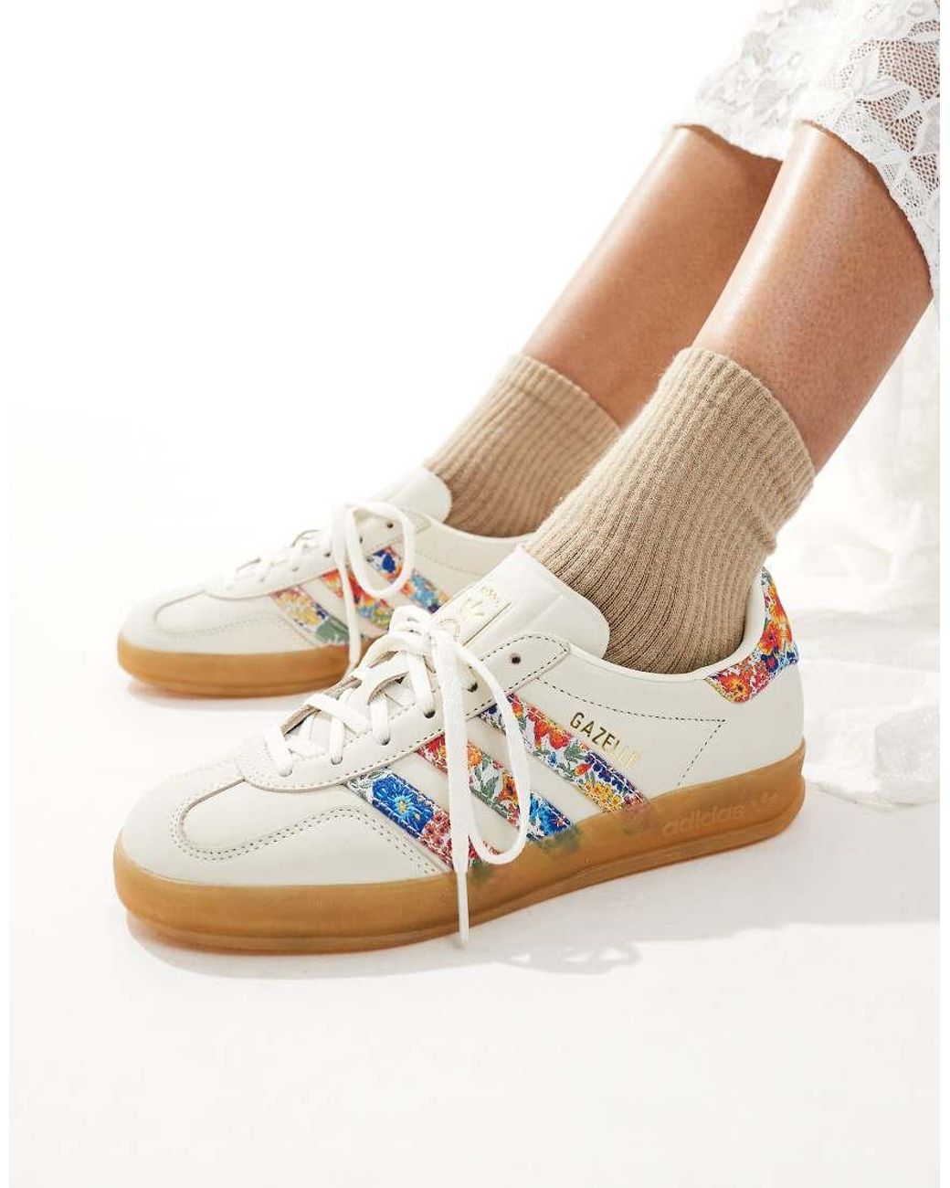 Zapatillas De Deporte Blanco Hueso Con Estampado Floral Gazelle Indoor ...