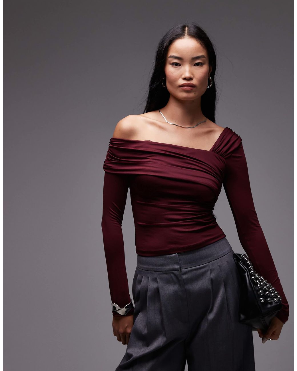 Nia Margo Off-shoulder Long Sleeve Slinky Top in Red | Lyst