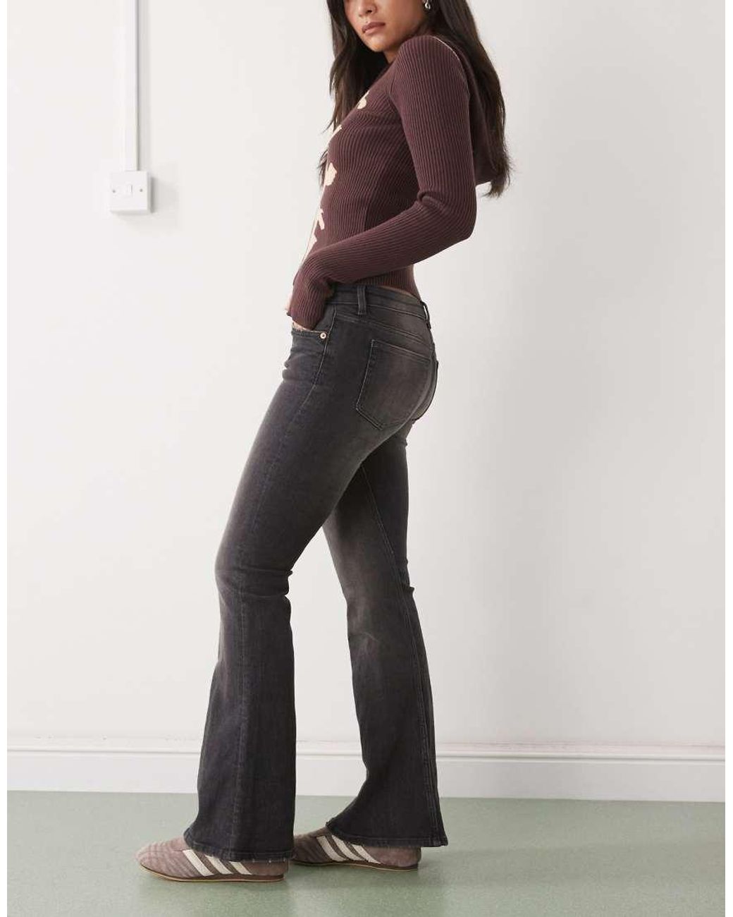 Weekday Katsumi Low Waist Flared Jeans in White | Lyst UK