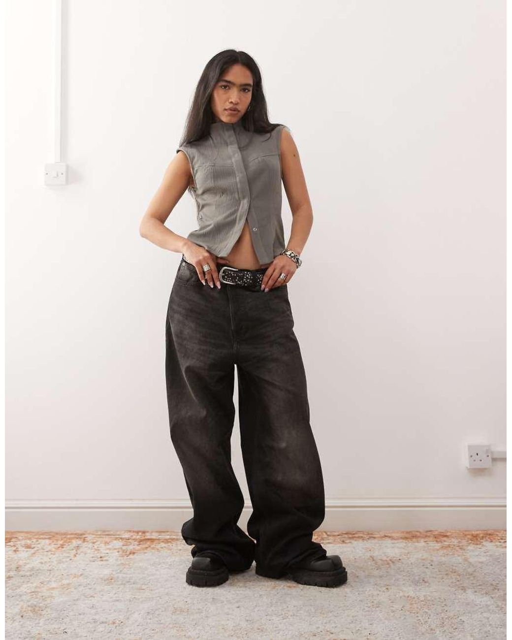 Weekday Sleeveless Funnel Neck Button Up Top in Grey | Lyst UK