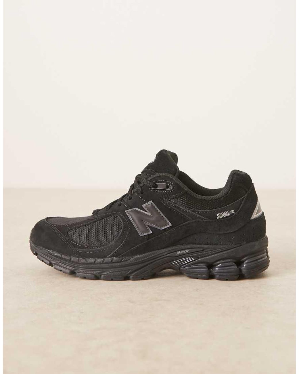 New Balance 2002 Trainers in Natural for Men | Lyst UK
