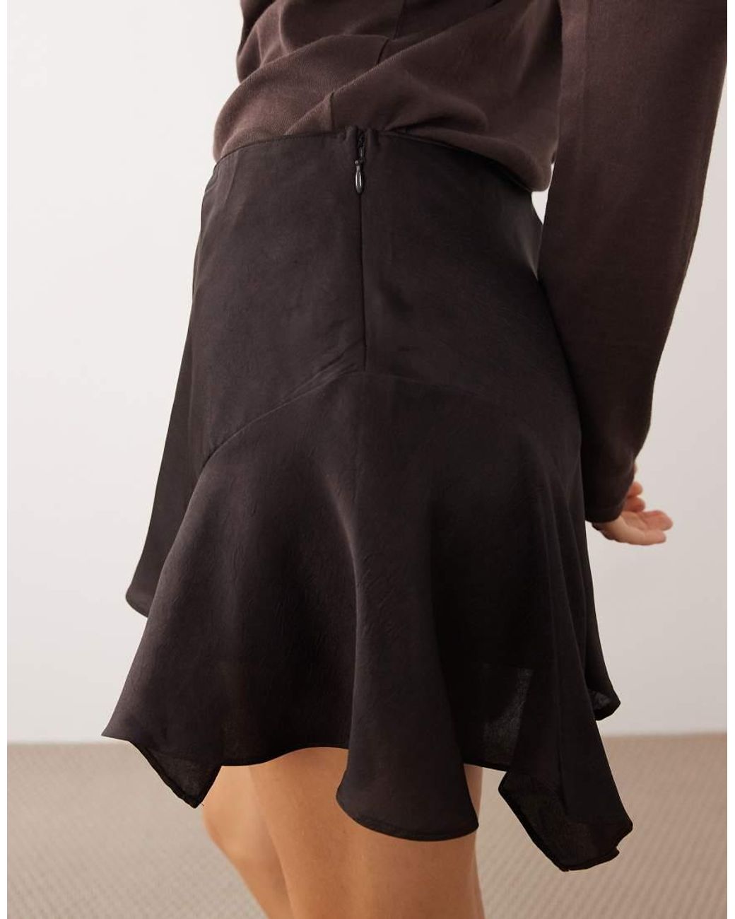 Monki Crinkle Satin Flippy Mini Skirt in Natural | Lyst UK