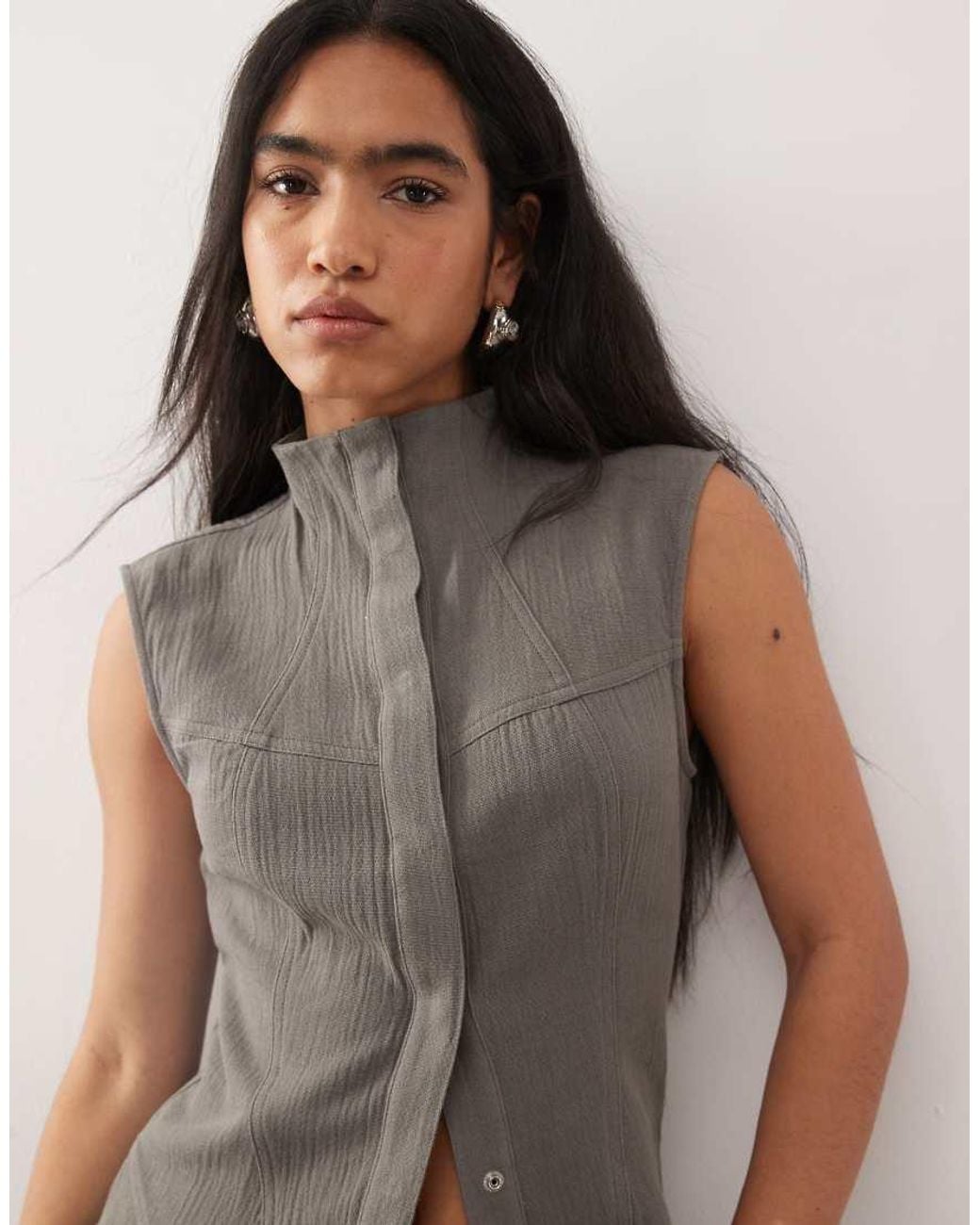 Weekday Sleeveless Funnel Neck Button Up Top in Grey | Lyst UK