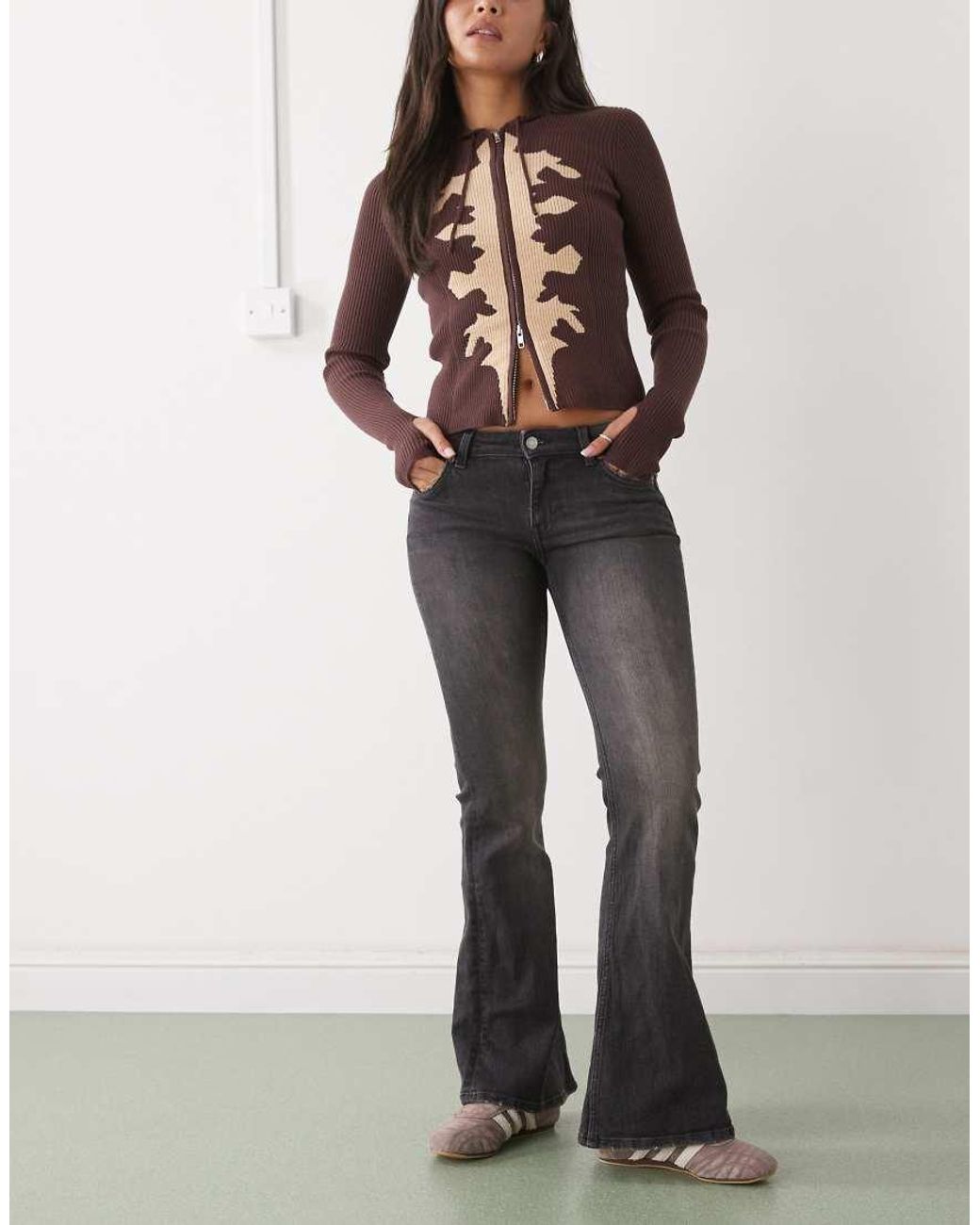Weekday Katsumi Low Waist Flared Jeans in White | Lyst UK
