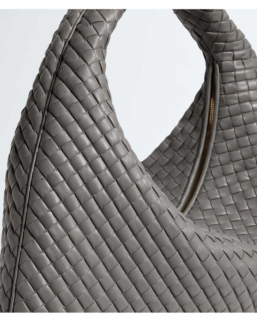 Bottega Veneta Maxi Veneta in Gray | Lyst