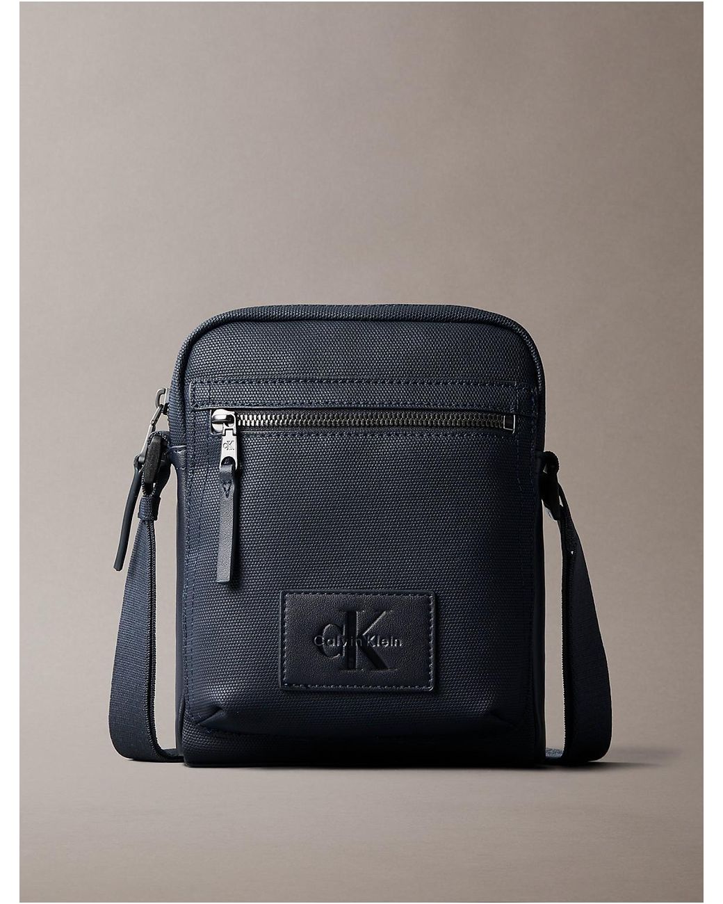 Calvin Klein Textured Classic Reporter Bag in Blue for Men | Lyst