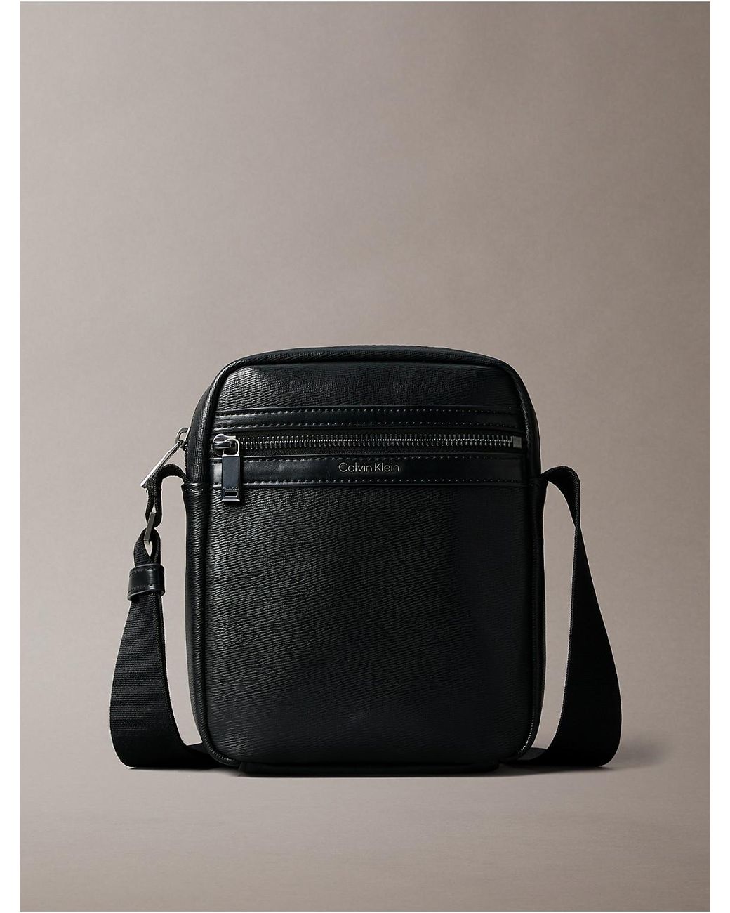 Calvin Klein Textured Zip Reporter Bag in Black for Men | Lyst