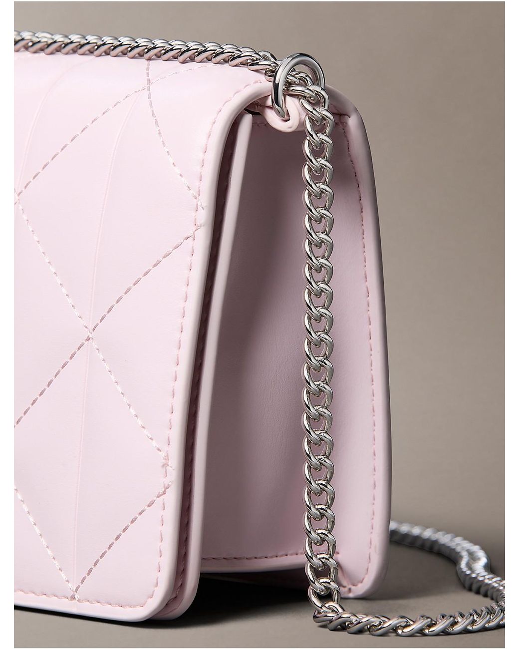 Calvin Klein Quilted Emblem Logo Mini Chain Bag in Pink | Lyst
