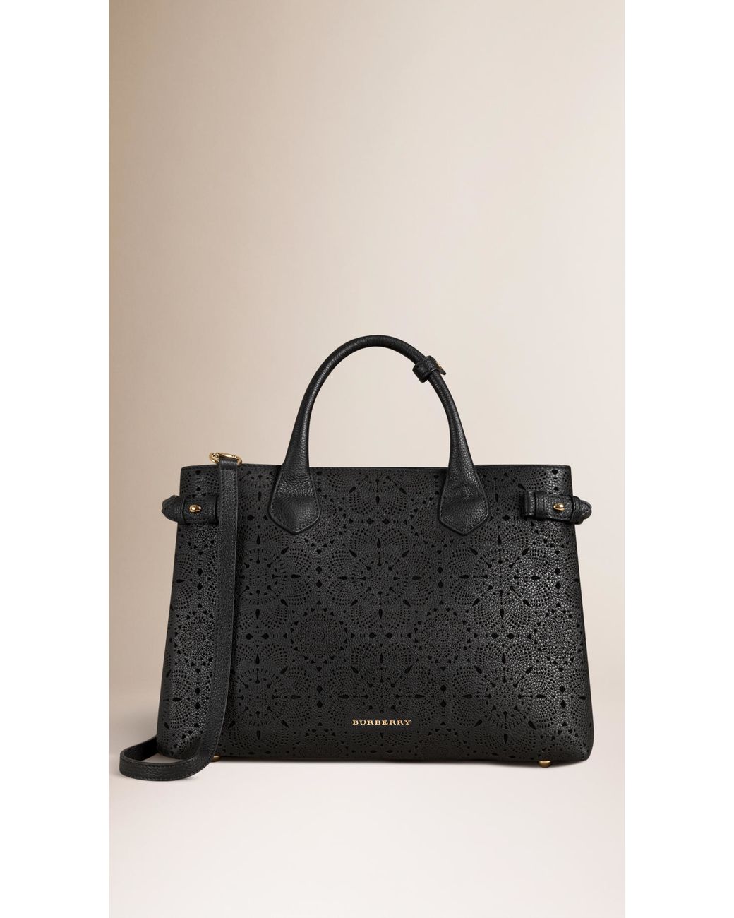 Burberry The Medium Banner In Lace Leather – Online Exclusive in Black ...