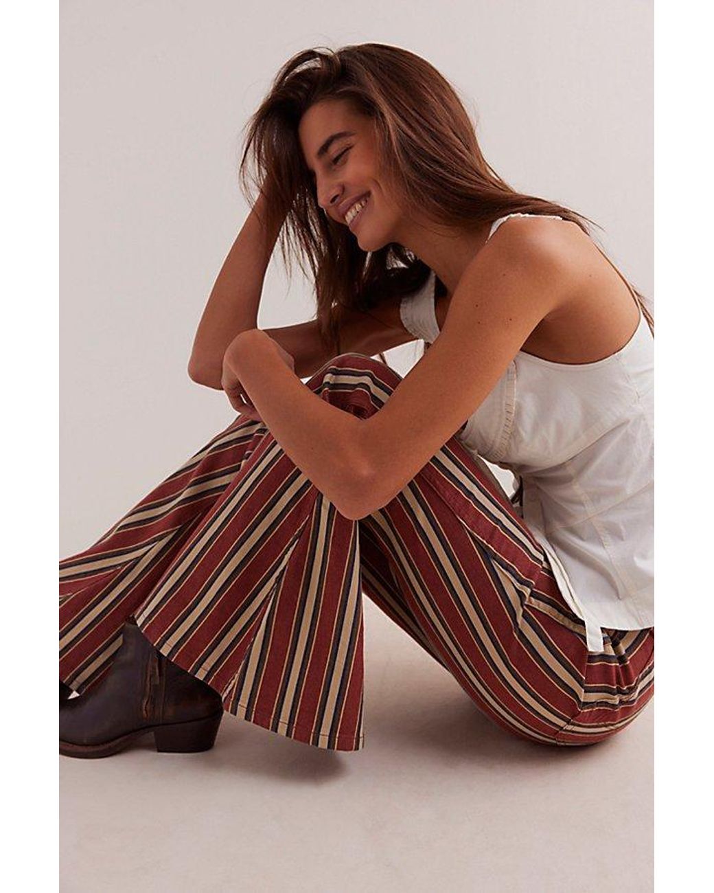 Wrangler X Lainey Wilson Clay Denay Flare Jeans in Brown | Lyst UK