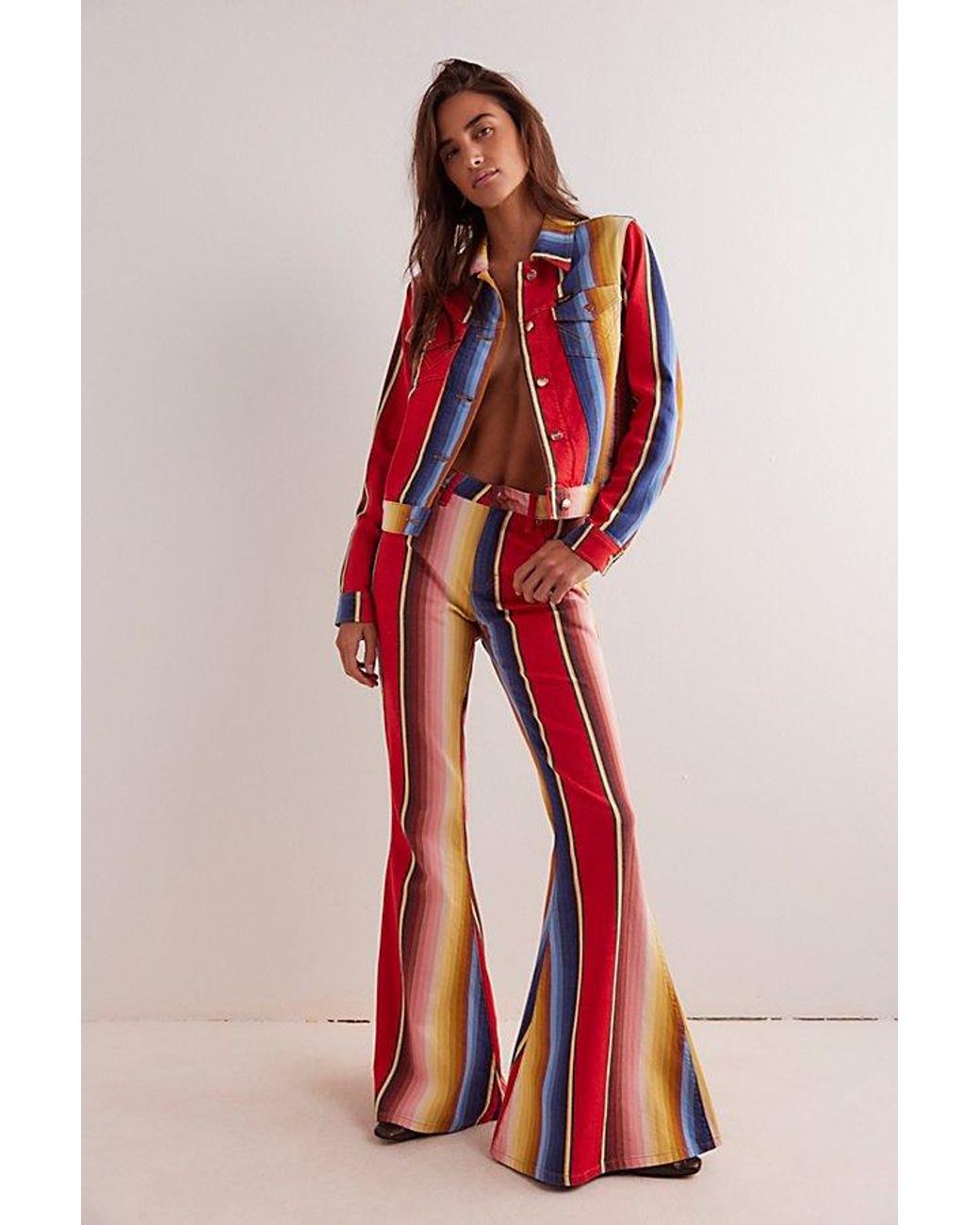 Wrangler X Lainey Wilson Rodeo Flare Jeans in Red | Lyst