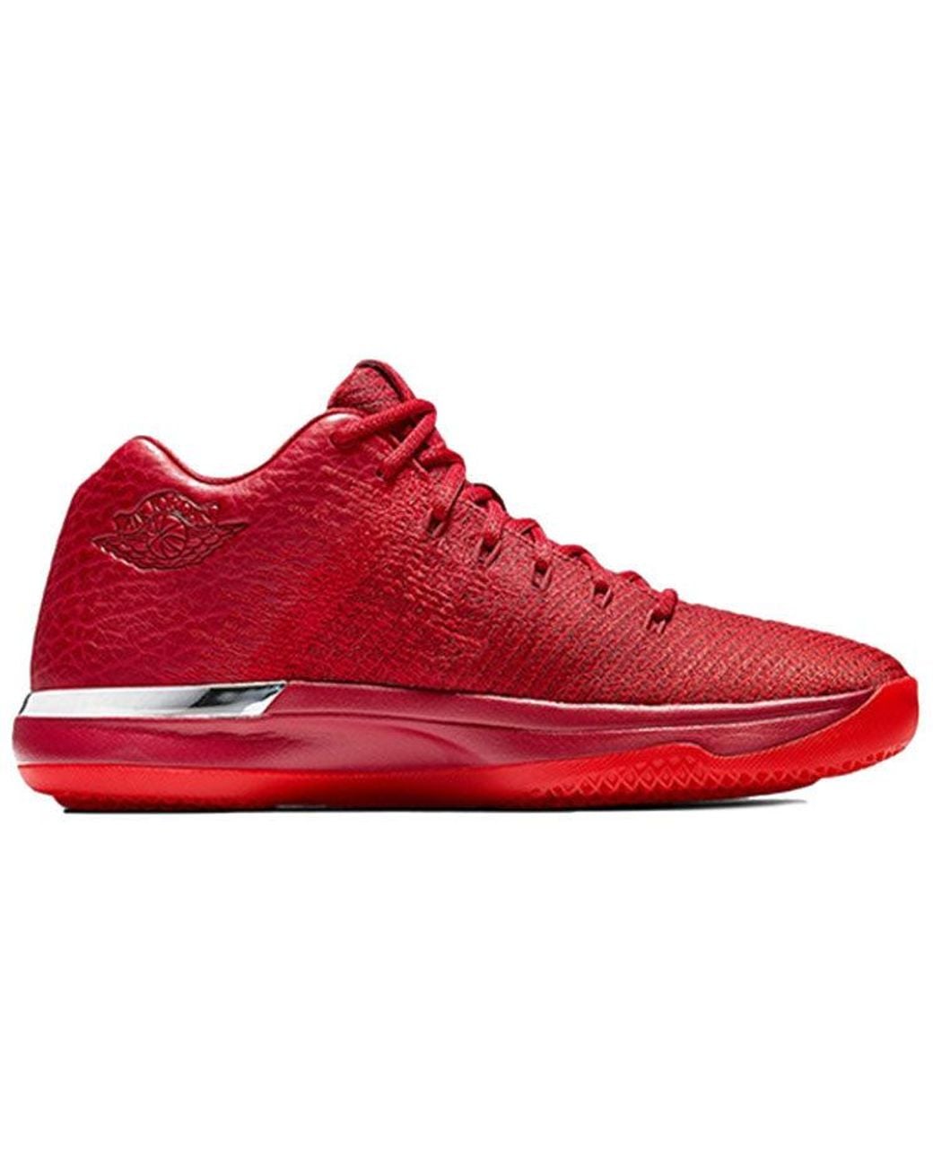 Nike 31 Low 'Triple' in Red for Men | Lyst