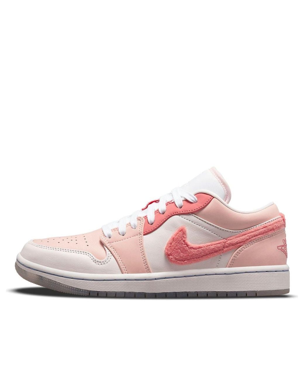 Nike (Wmns) 1 Low Se 'Mighty Swooshers' in Pink | Lyst