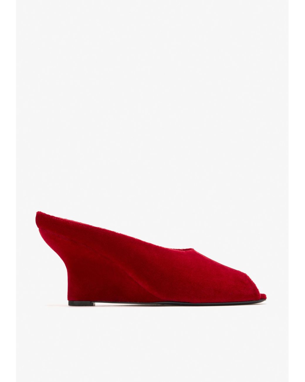 TOTEME Peep-Toe Velvet Wedge Mules in Red | Lyst