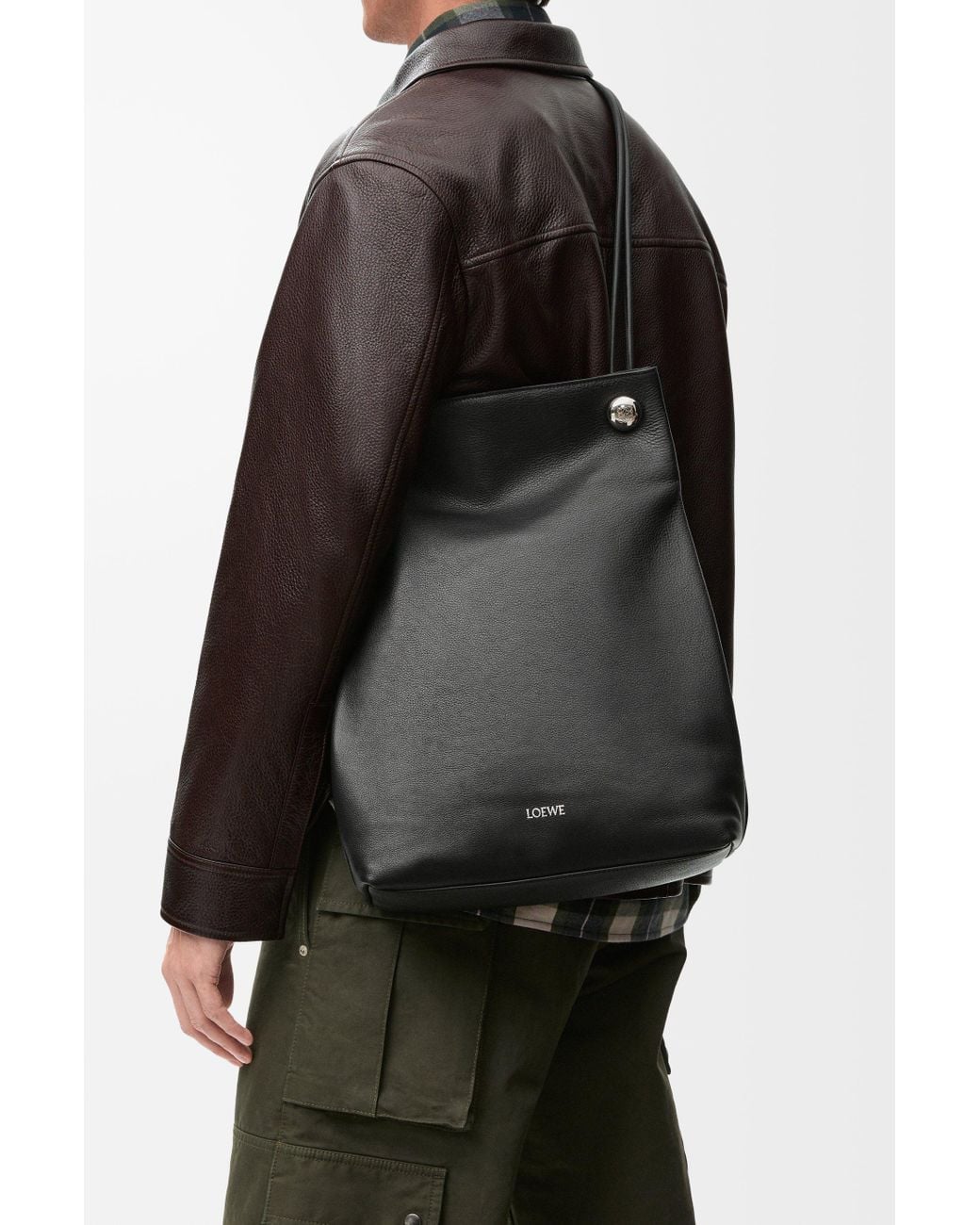 Loewe Luxury Pebble Hobo in Black for Men | Lyst
