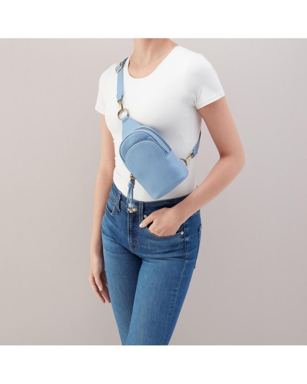 Hobo International Cass Small Sling in Blue | Lyst