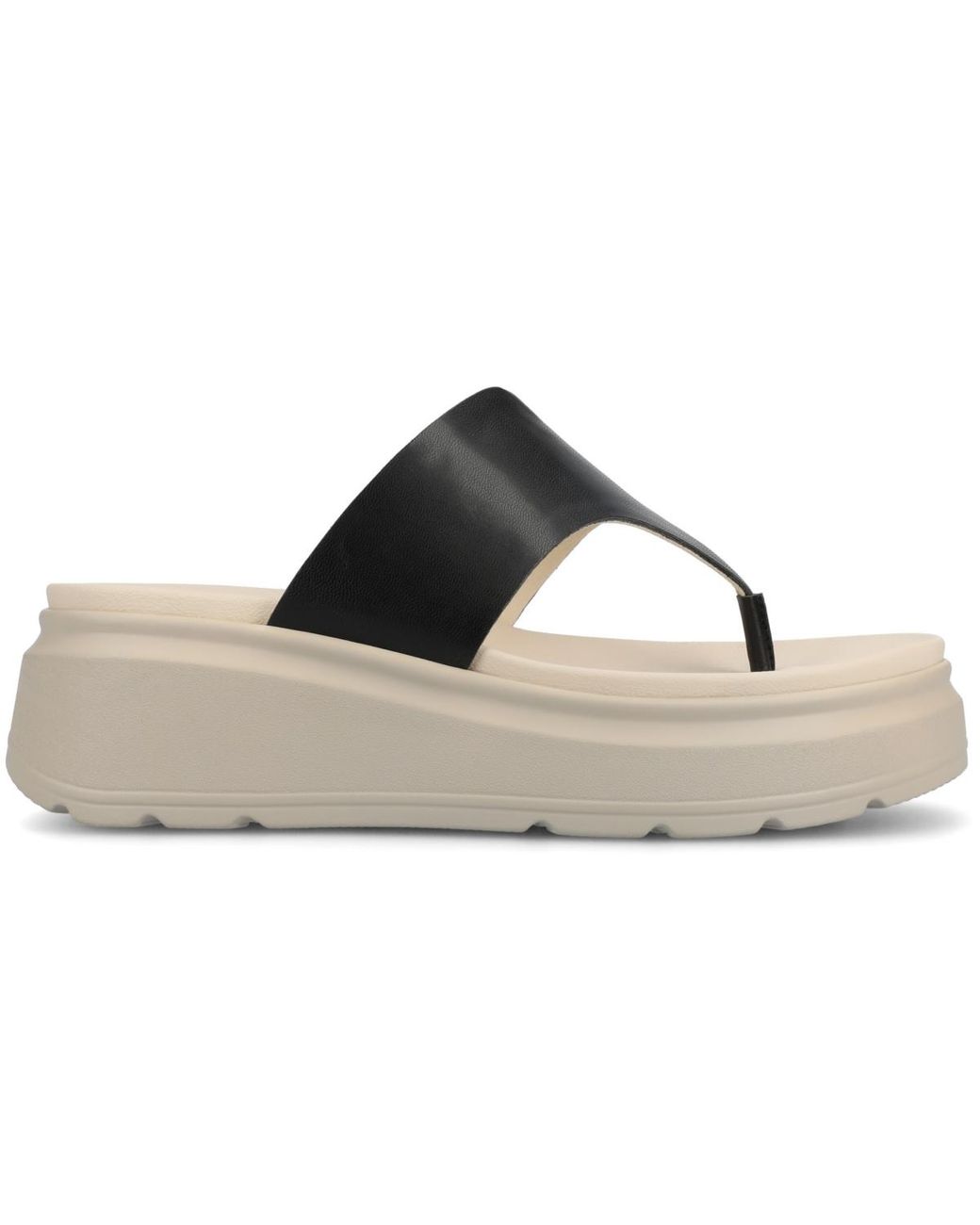 Journee Collection Carah Thong Platform Wedge Sandals in Black | Lyst