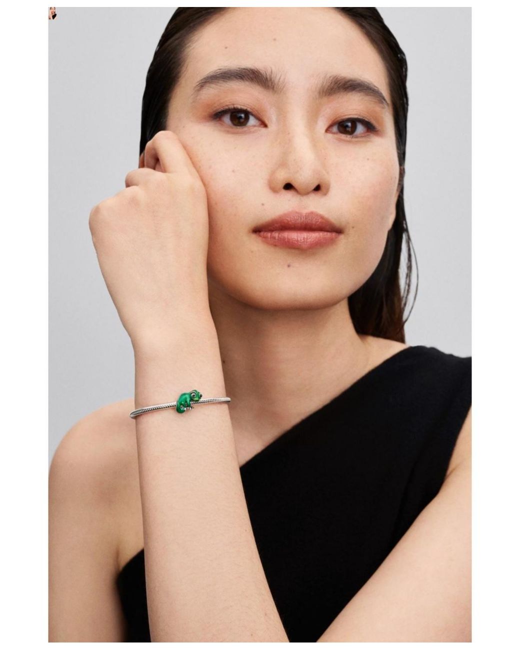 PANDORA Disney Tangled Pascal Color Changing Charms in Green | Lyst