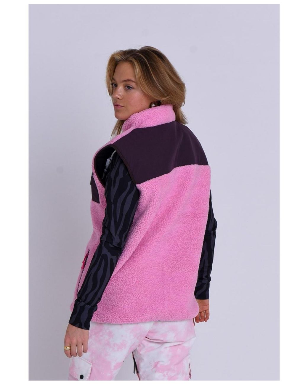 OOSC Method Sherpa Vest Dusky in Pink | Lyst