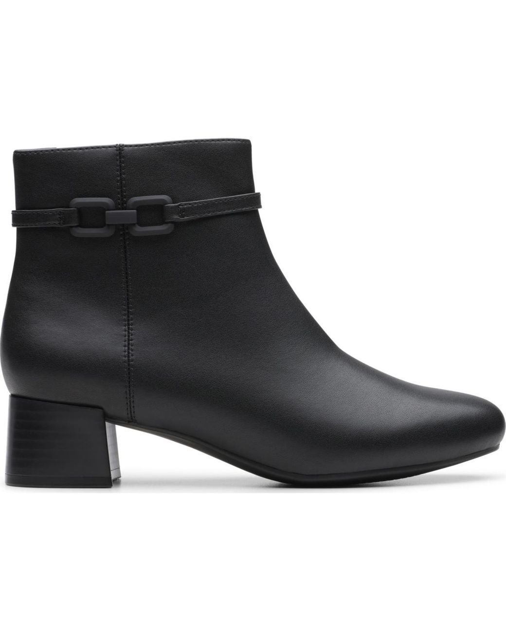 Clarks Iridessa Air Bootie in Black | Lyst