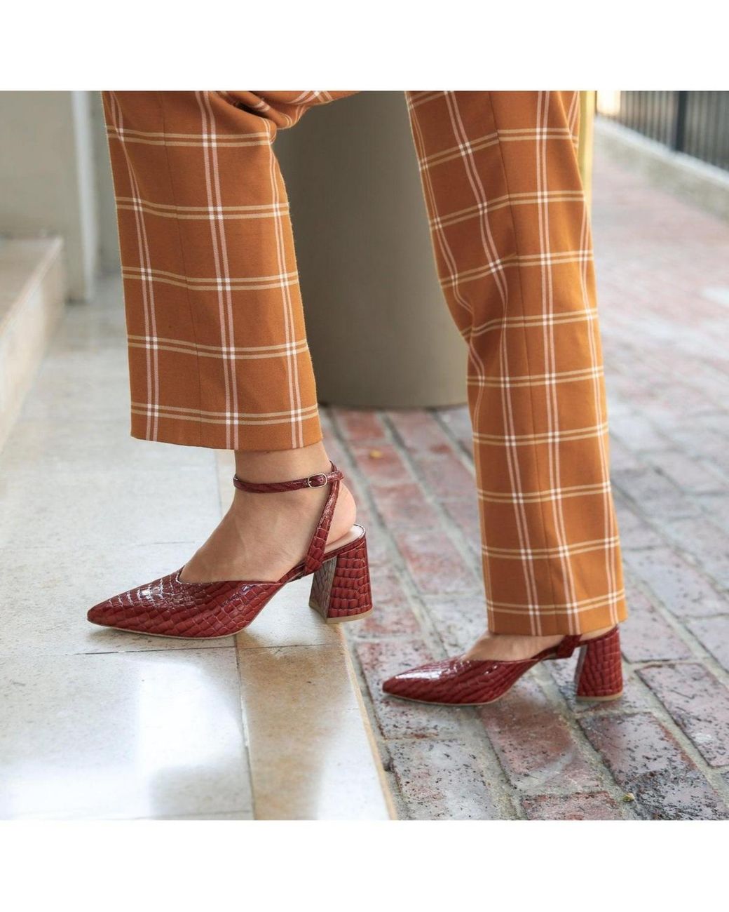 Alterre Marilyn Customizable V Mules in Red | Lyst
