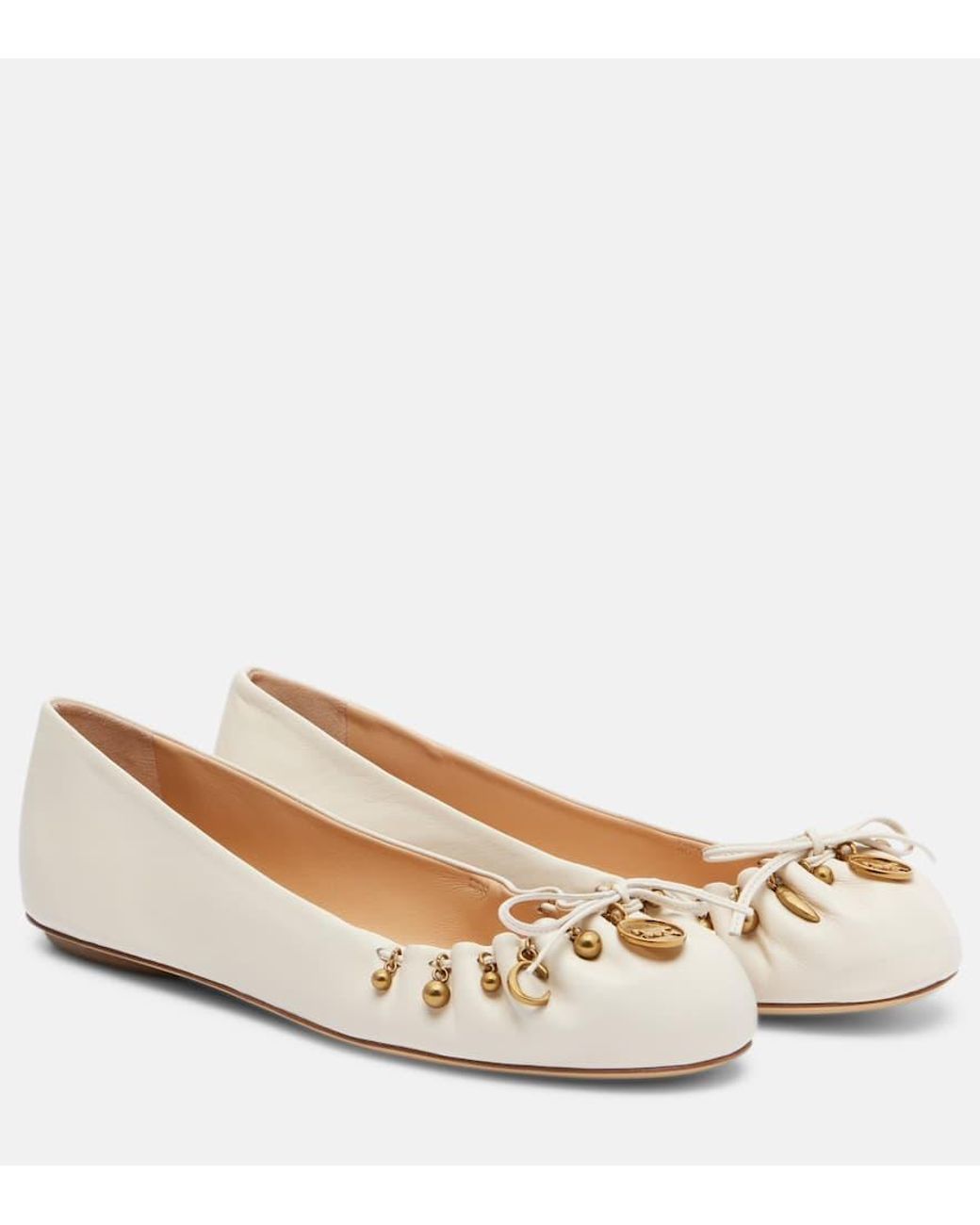 Chloé Charms Leather Ballet Flats in Natural | Lyst