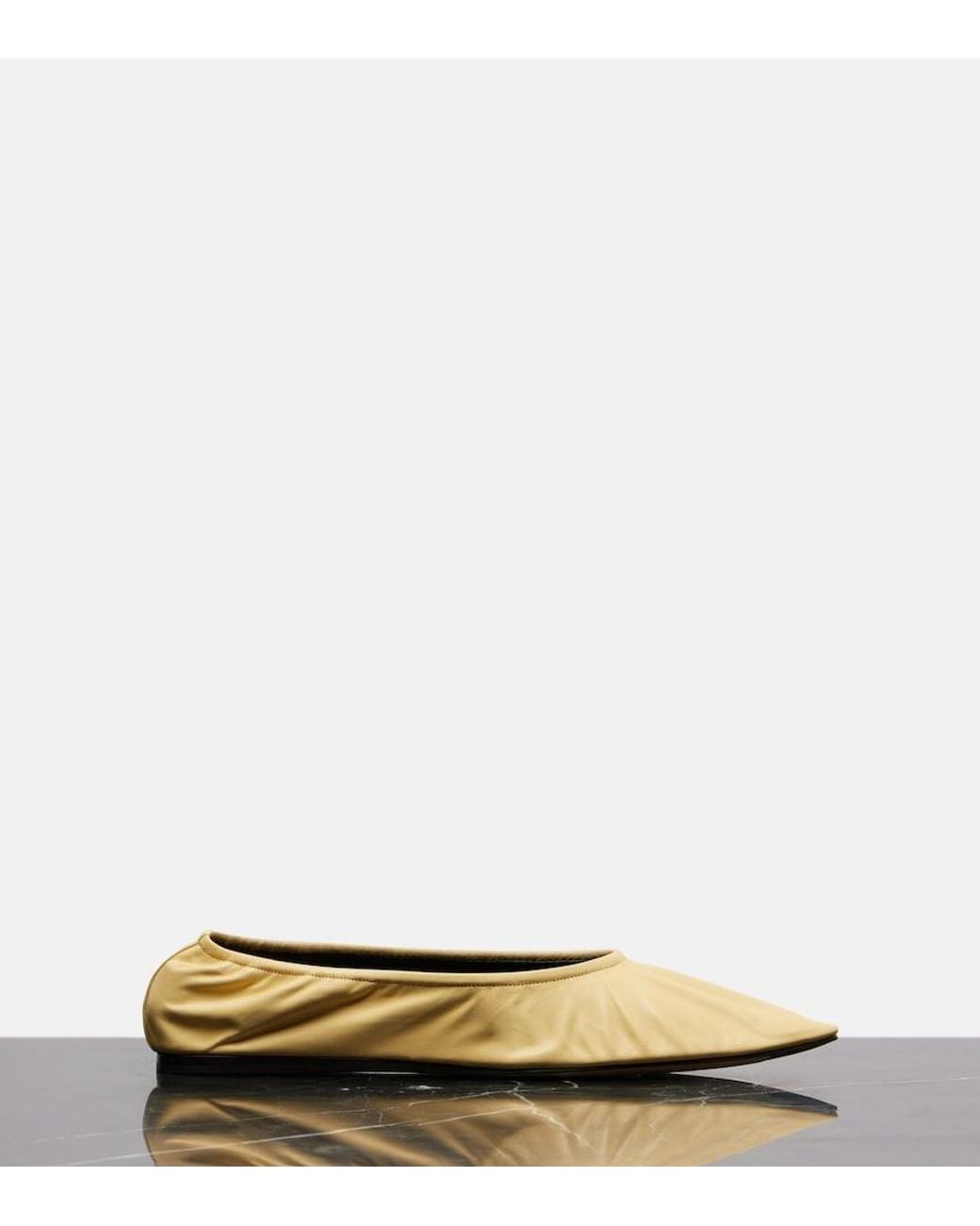 The Row Liisa Leather Ballet Flats in Natural | Lyst