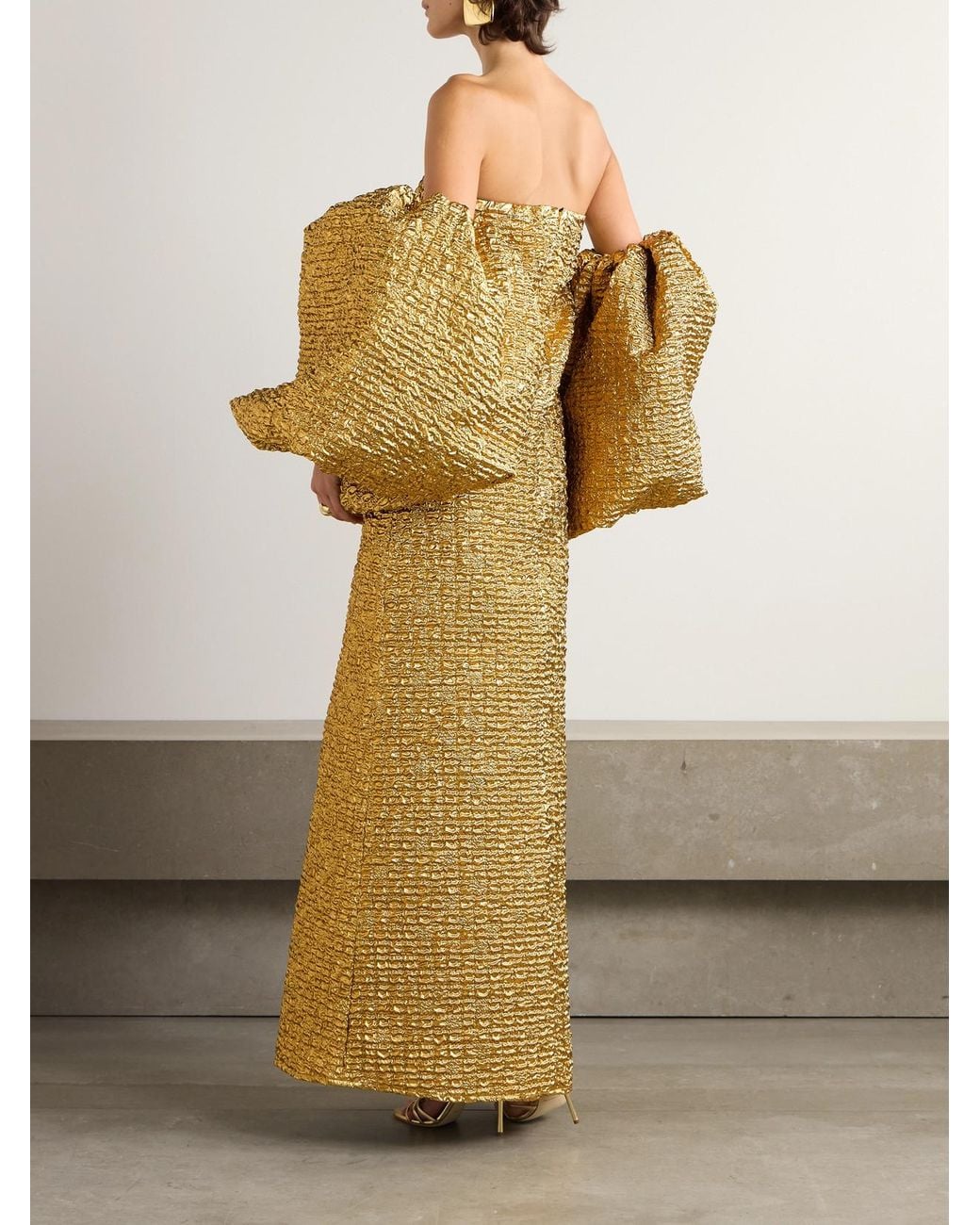‎Dima Ayad Off-The-Shoulder Metallic-Cloqué Gown in Yellow | Lyst