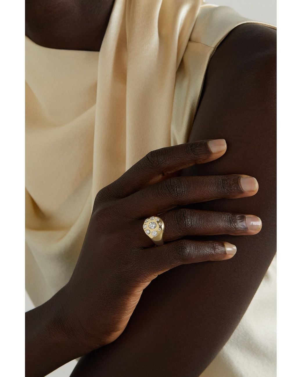 Brent Neale Large Petal 18-Karat Diamond Ring in Metallic | Lyst