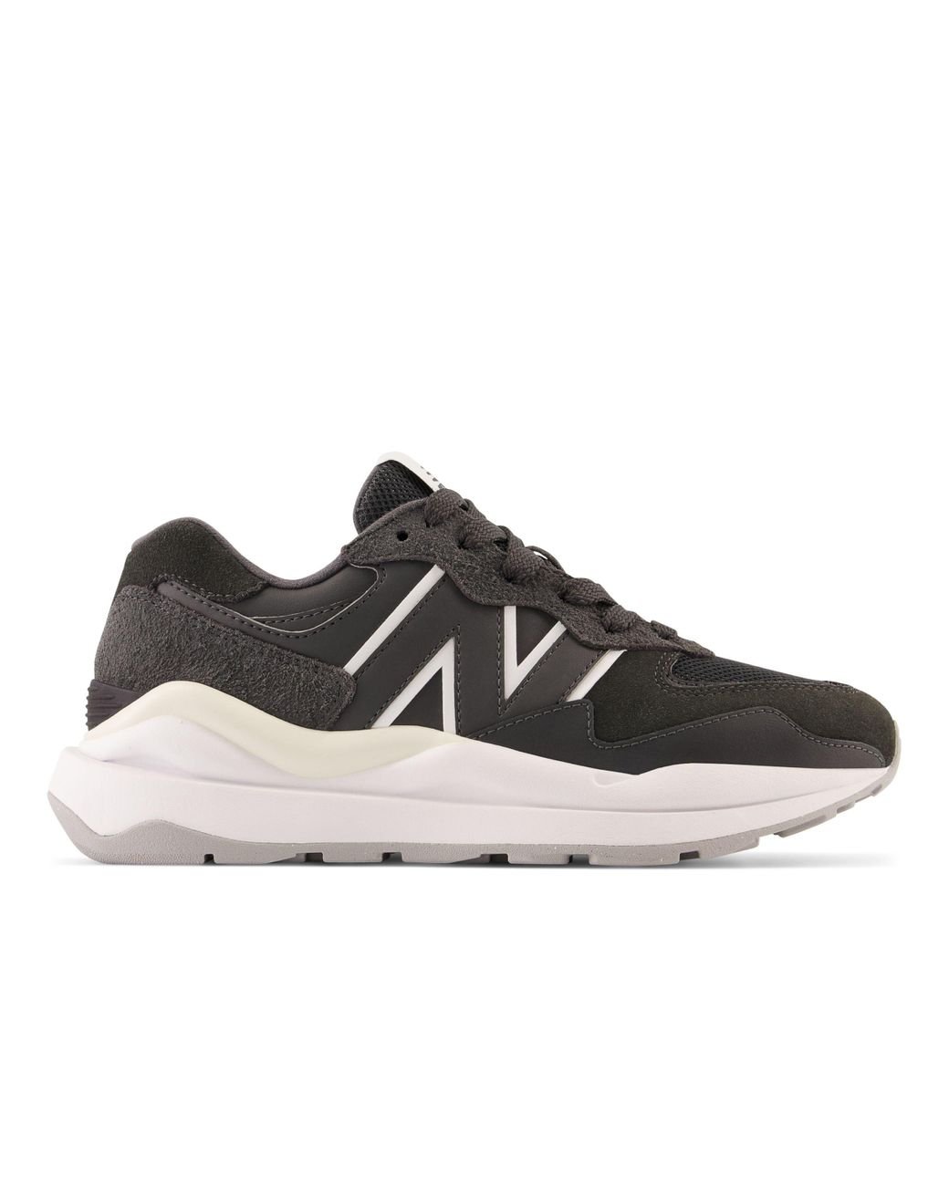 New Balance 5740 in Black | Lyst