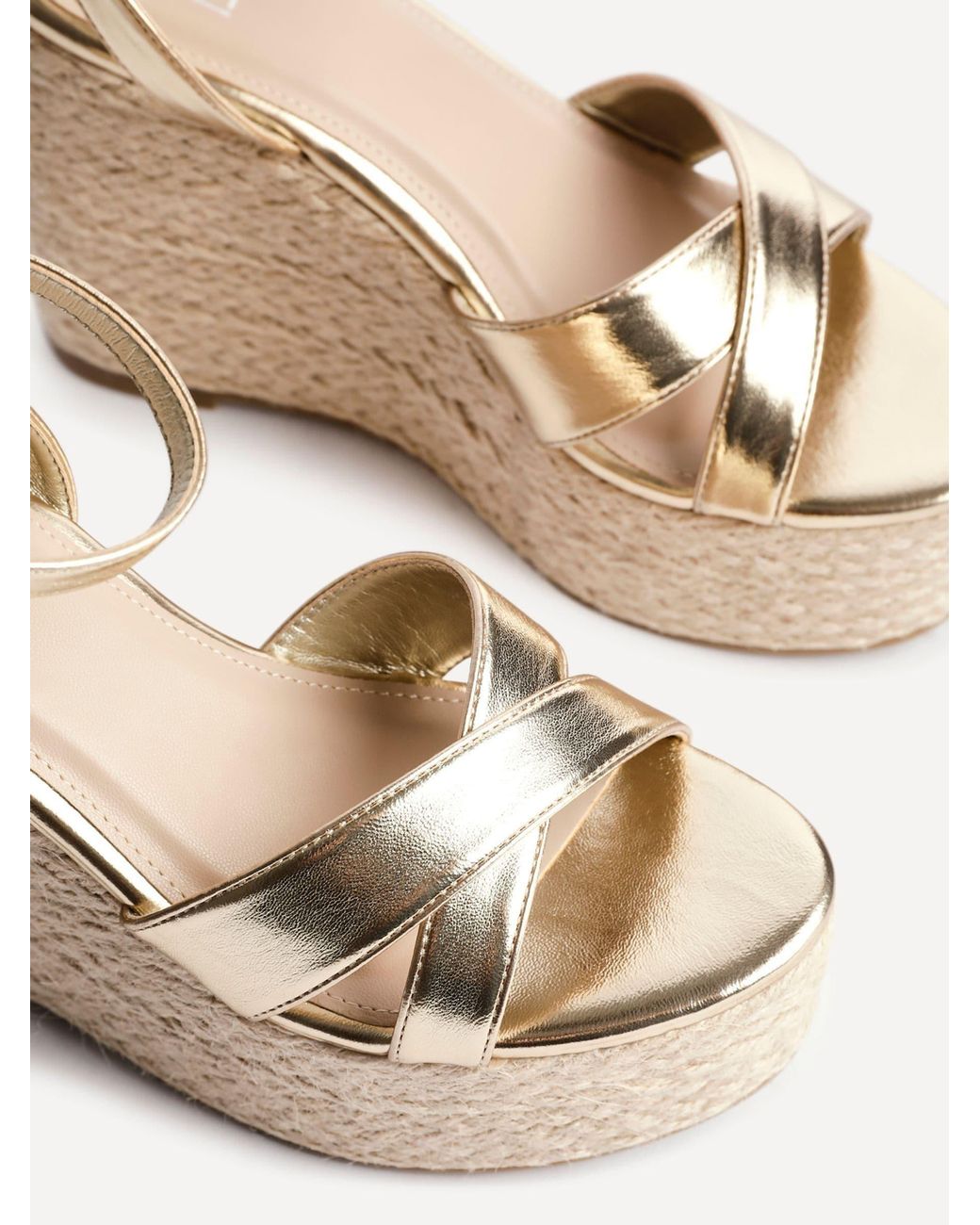 Linzi Tahiti Cross-Over Front Wedges in Orange | Lyst