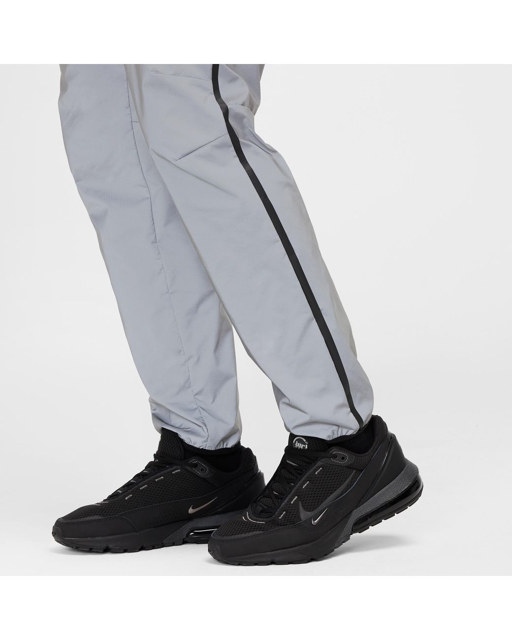 Nike Tech Woven Reflective Pants in Gray for Men | Lyst