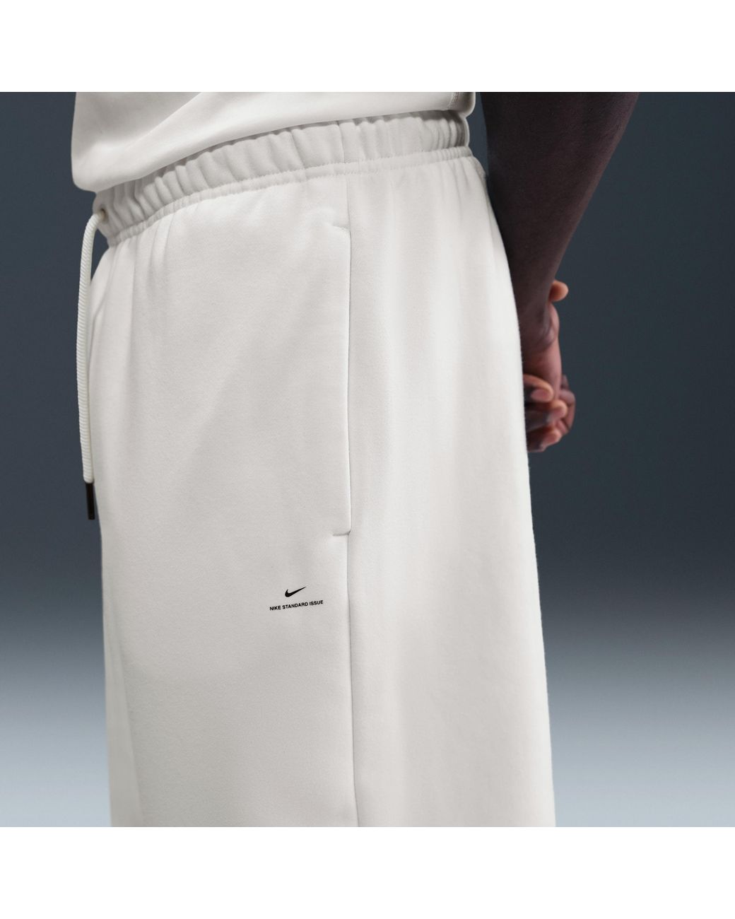 Nike Standard Issue Therma-Fit Brushed Open-Hem Basketball Pants in ...