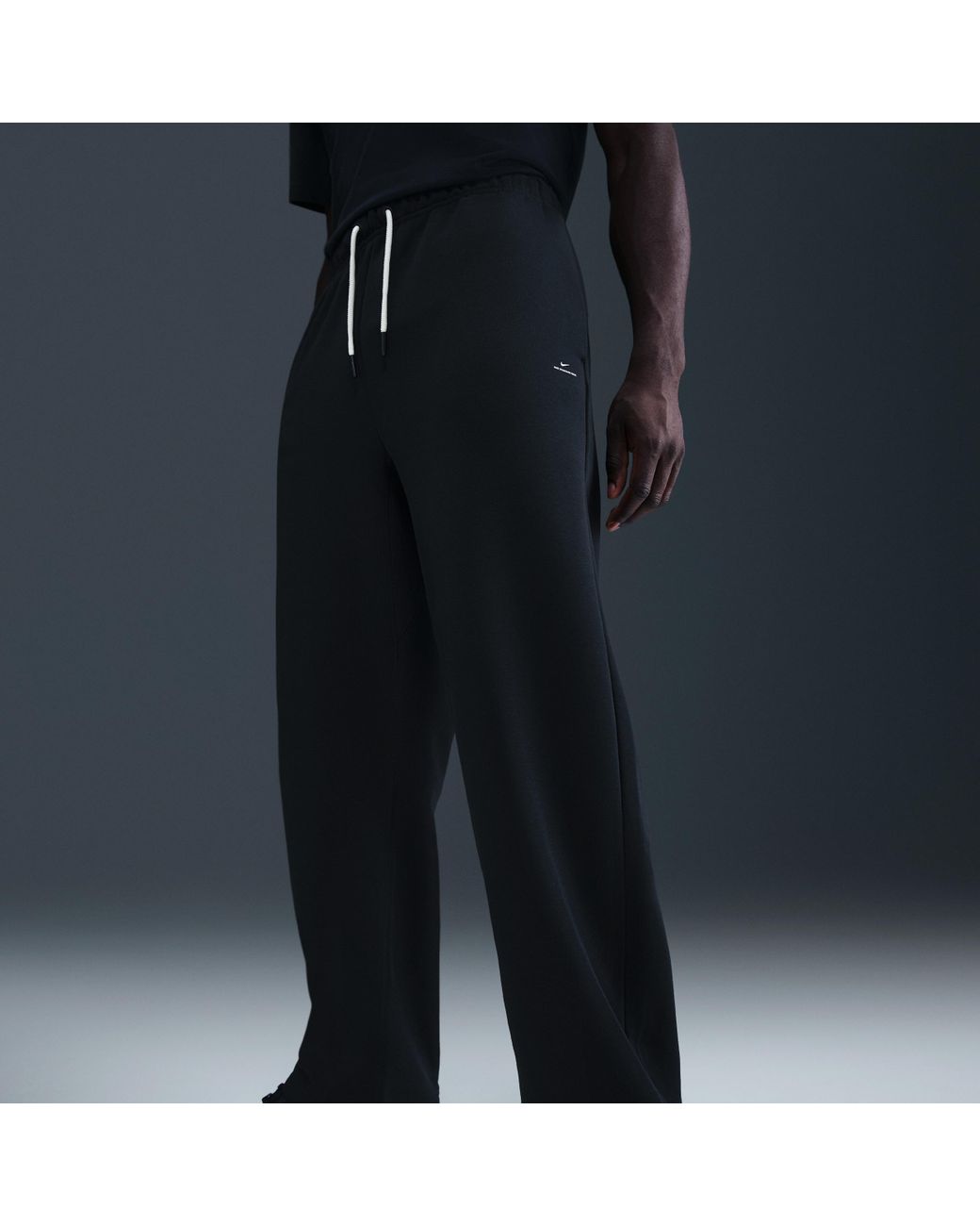 Nike Standard Issue Therma-Fit Brushed Open-Hem Basketball Pants in ...
