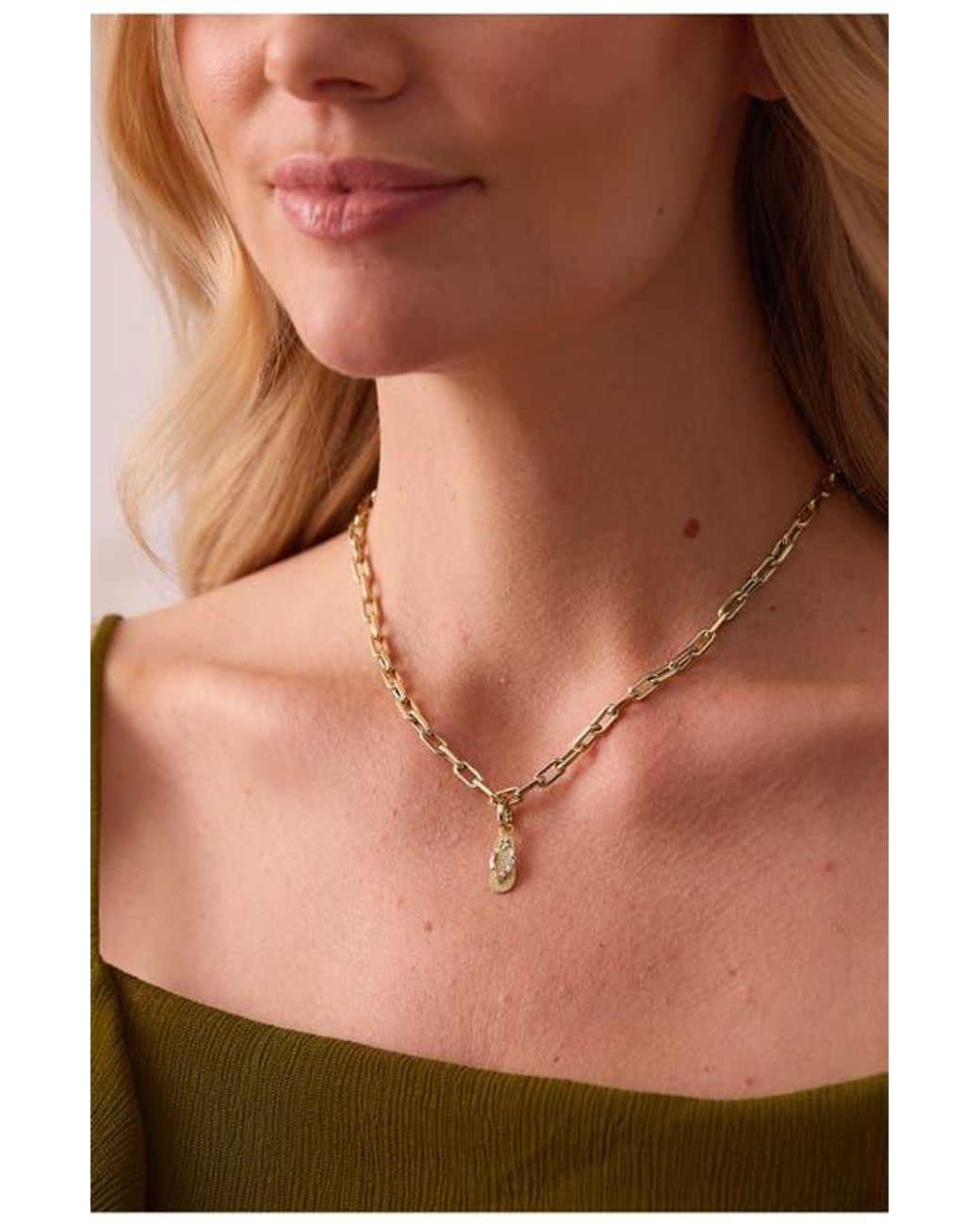 Sara Weinstock Papua Diamond Flip Flop Charm in Metallic | Lyst