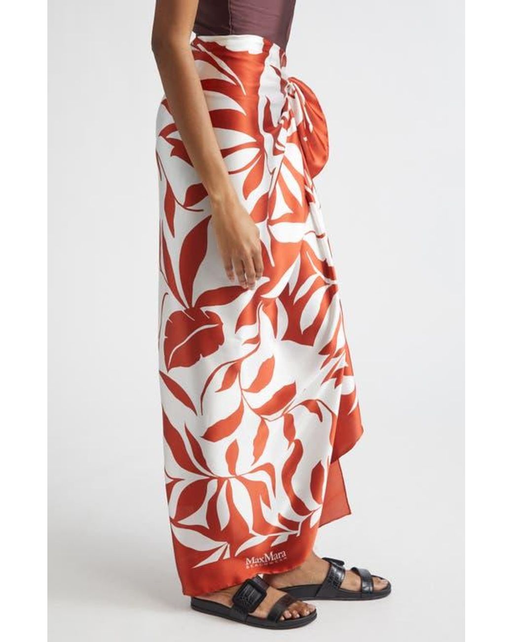 Max Mara Beachwear Foam Leaf Print Silk Scarf in Red | Lyst