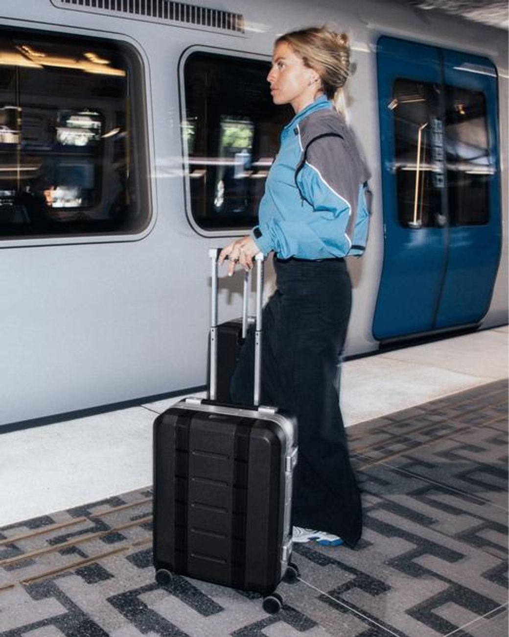 D_b_ Ramverk Pro Hardside 21 Inch Carry On Luggage Spinner With Buckle ...