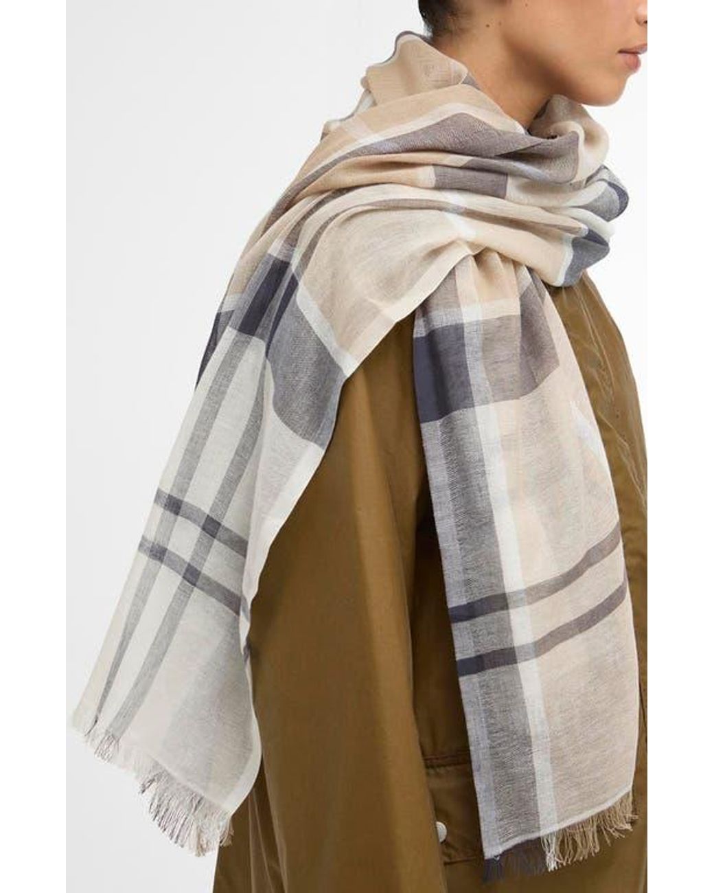 Barbour Abigail Tartan Cotton & Linen Fringe Scarf in Natural | Lyst