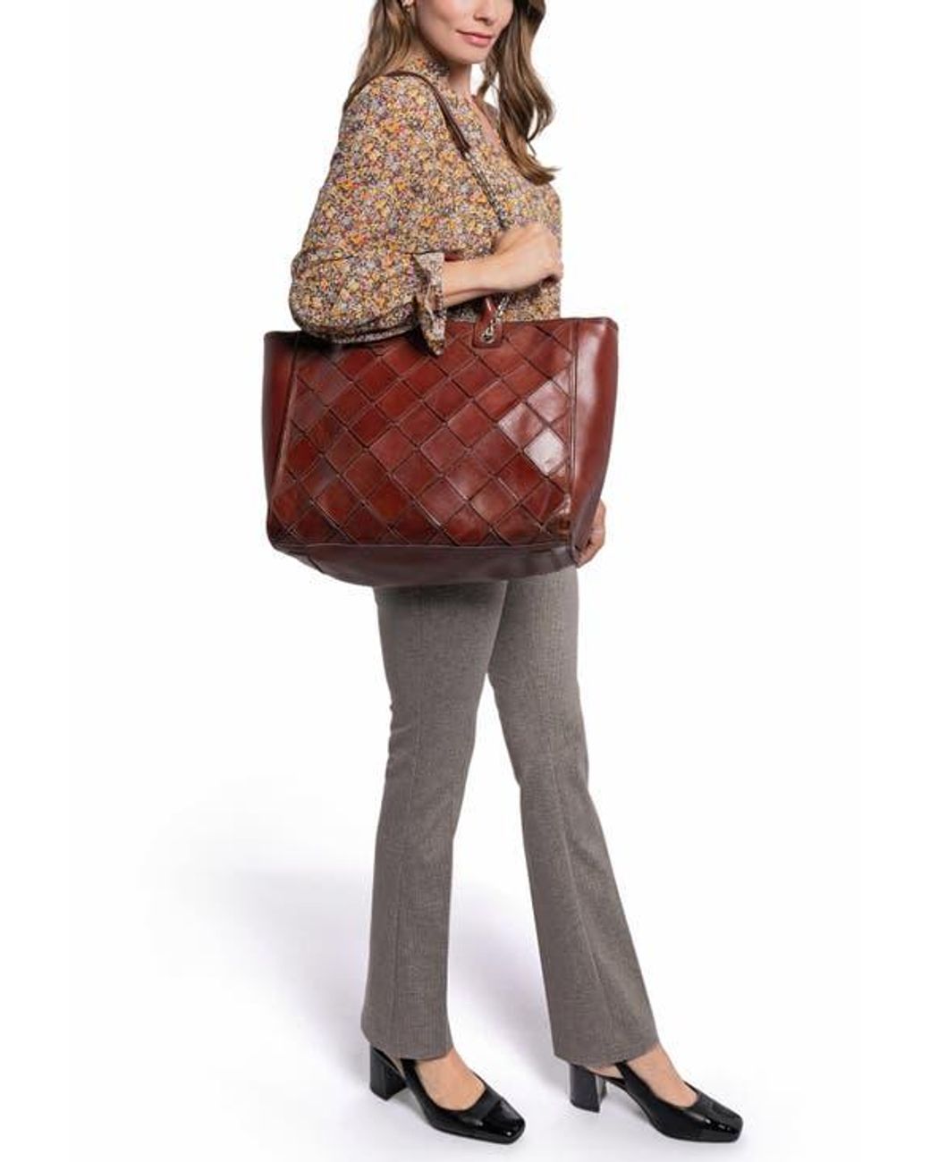 Old Trend Mermaid Genuine Leather Oversized Carryall Tote in Red | Lyst