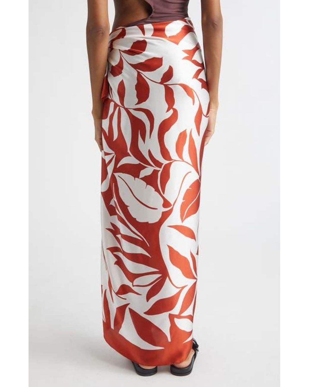 Max Mara Beachwear Foam Leaf Print Silk Scarf in Red | Lyst