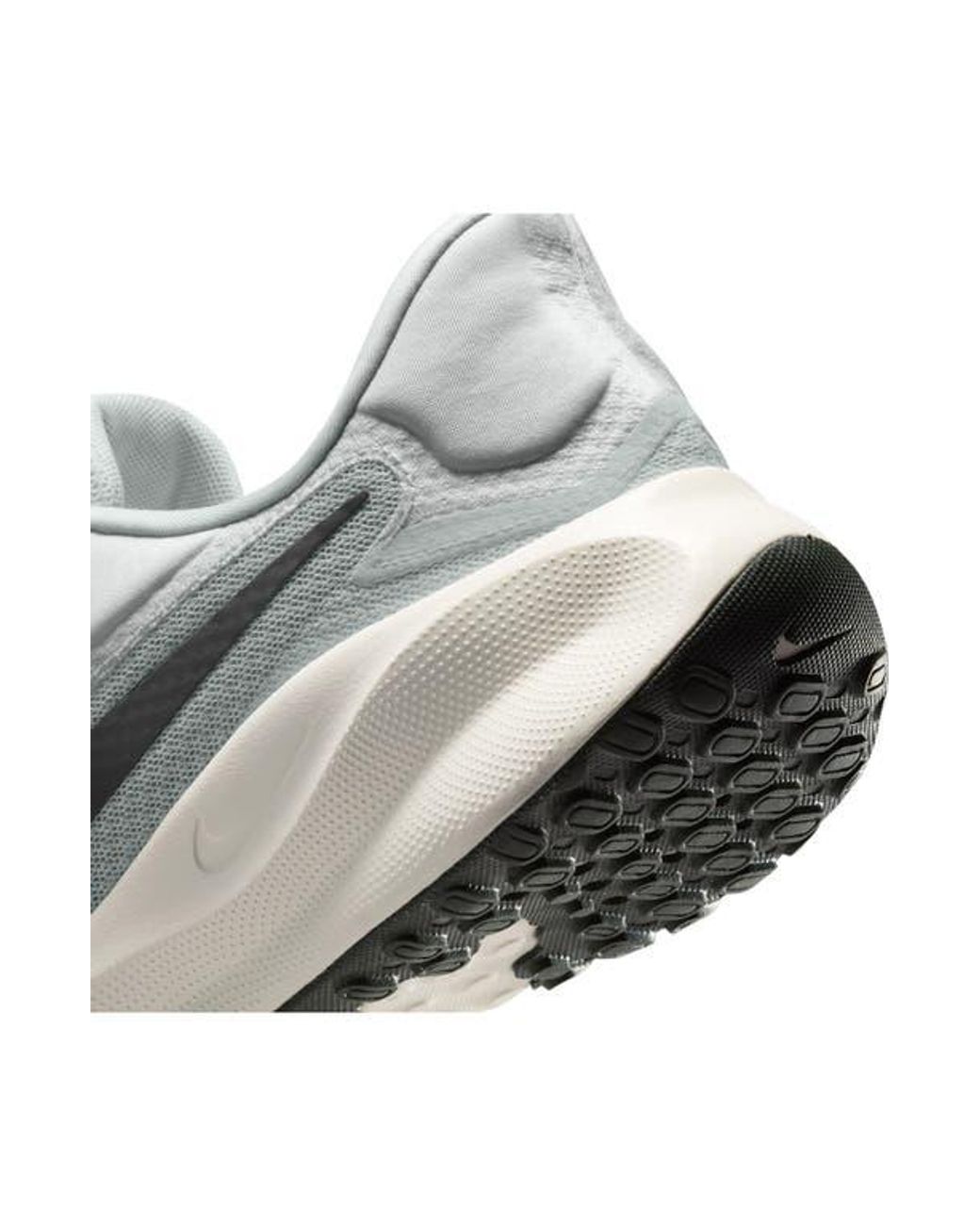 Nike Revolution 7 Road Running Shoe in Metallic for Men | Lyst