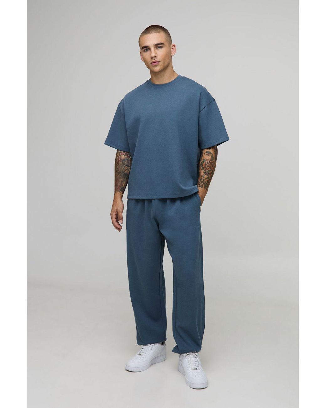 BoohooMAN Shrunken Boxy Premium Pocket Detail Interlock T-Shirt And ...