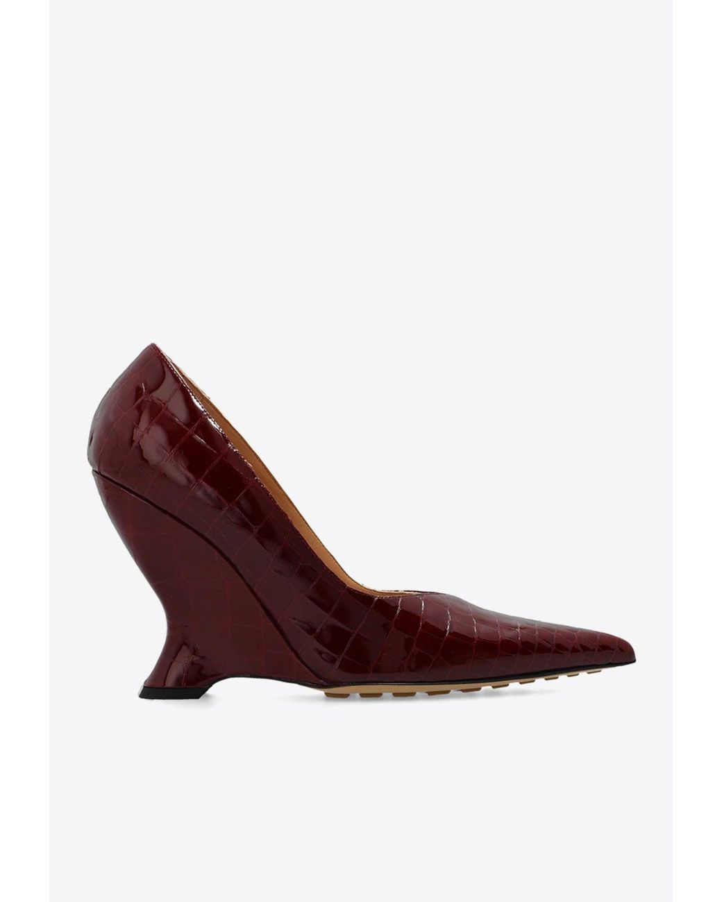 Bottega Veneta Punta 100 Croc-embossed Leather Wedge Pumps in Purple | Lyst