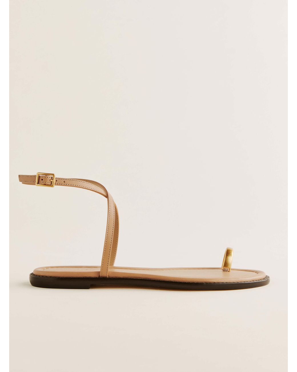 Reformation Cindy Flat Sandal in Natural | Lyst
