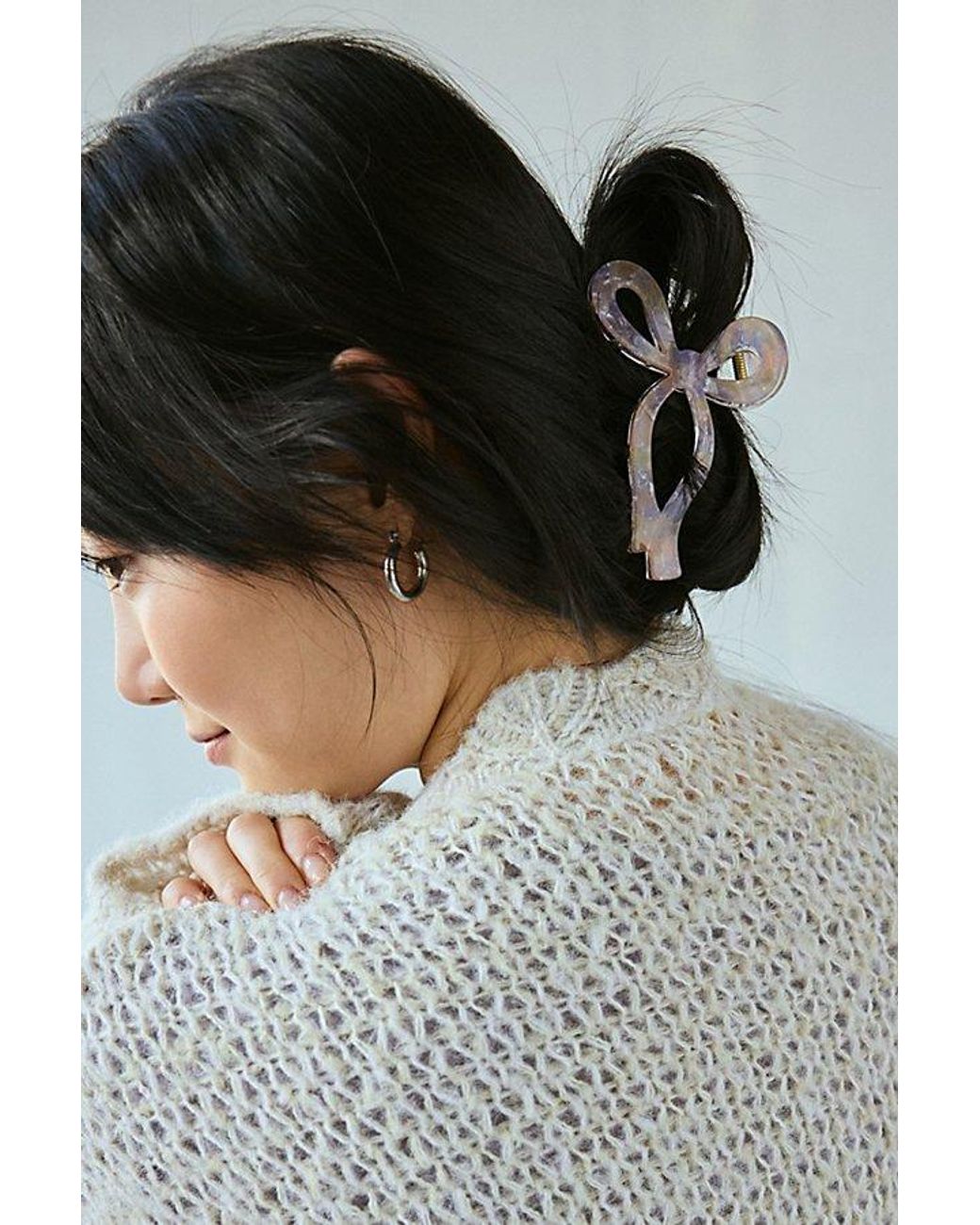 Urban Outfitters Resin Draped Bow Claw Clip in Gray | Lyst