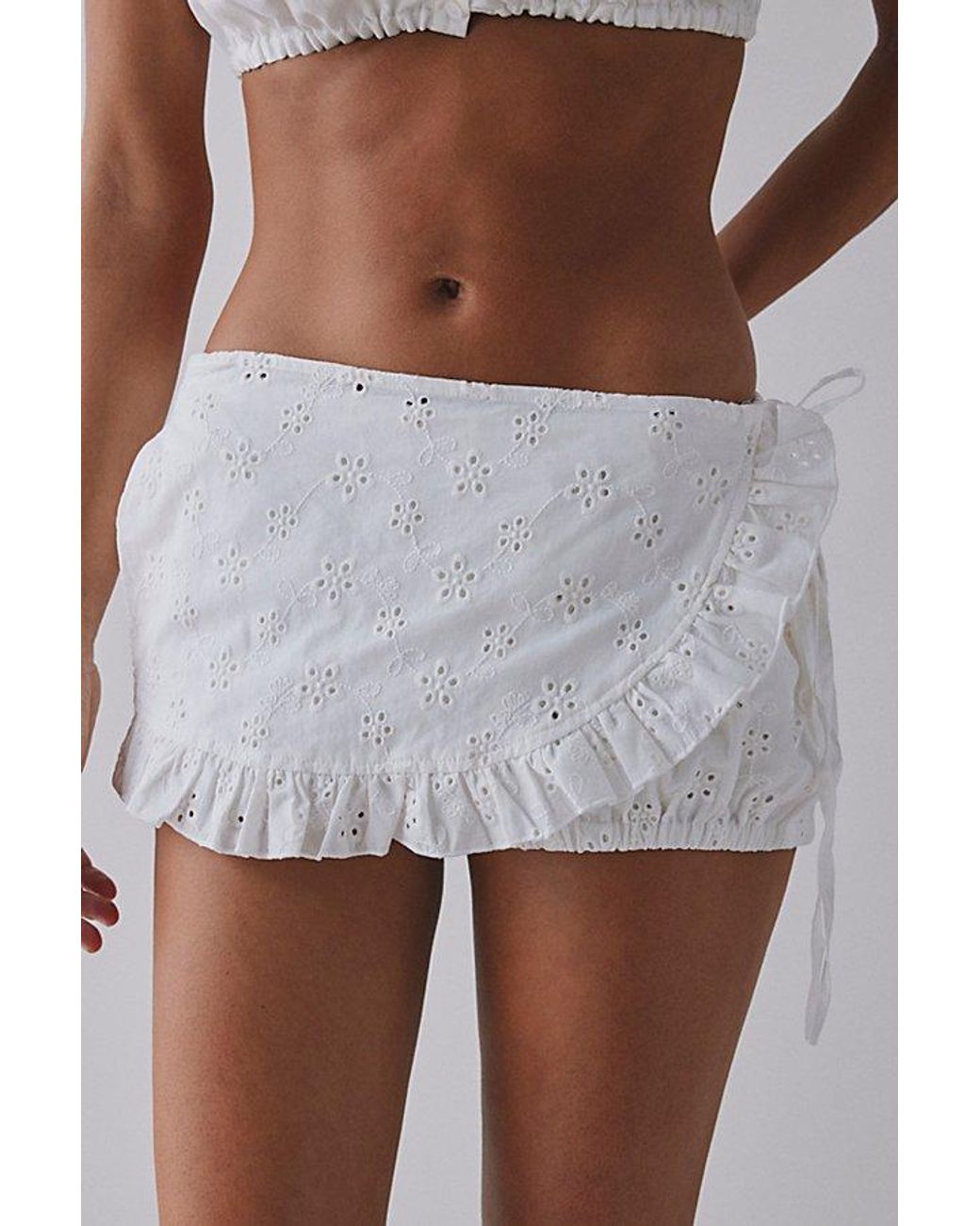 Frankie's Bikinis X Bella Hadid Little Miss Mini Short in White | Lyst