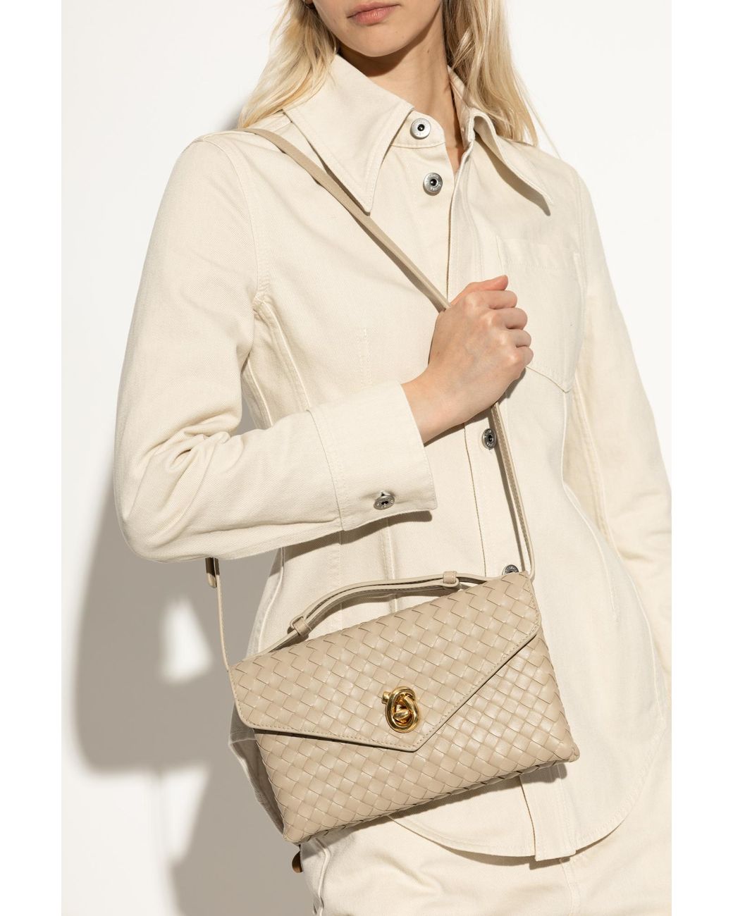 Bottega Veneta Handbag Knot in Natural | Lyst