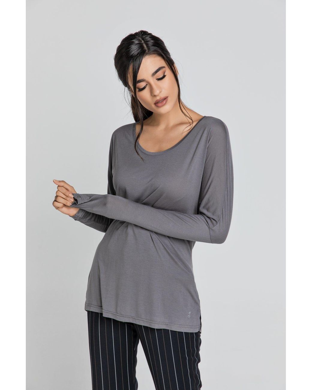 Conquista Dark Top With Long Batwing Sleeves in Gray | Lyst